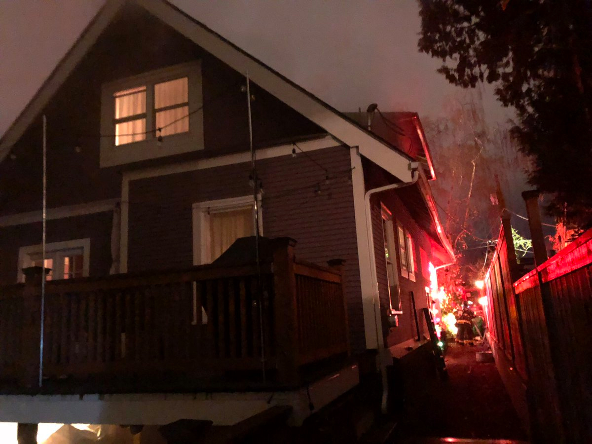 ‘Stubborn’ North Seattle house fire nearly spoils dinner