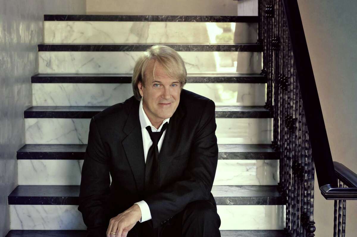 John Tesh brings his 'Grand Piano Christmas Tour' to Ridgefield