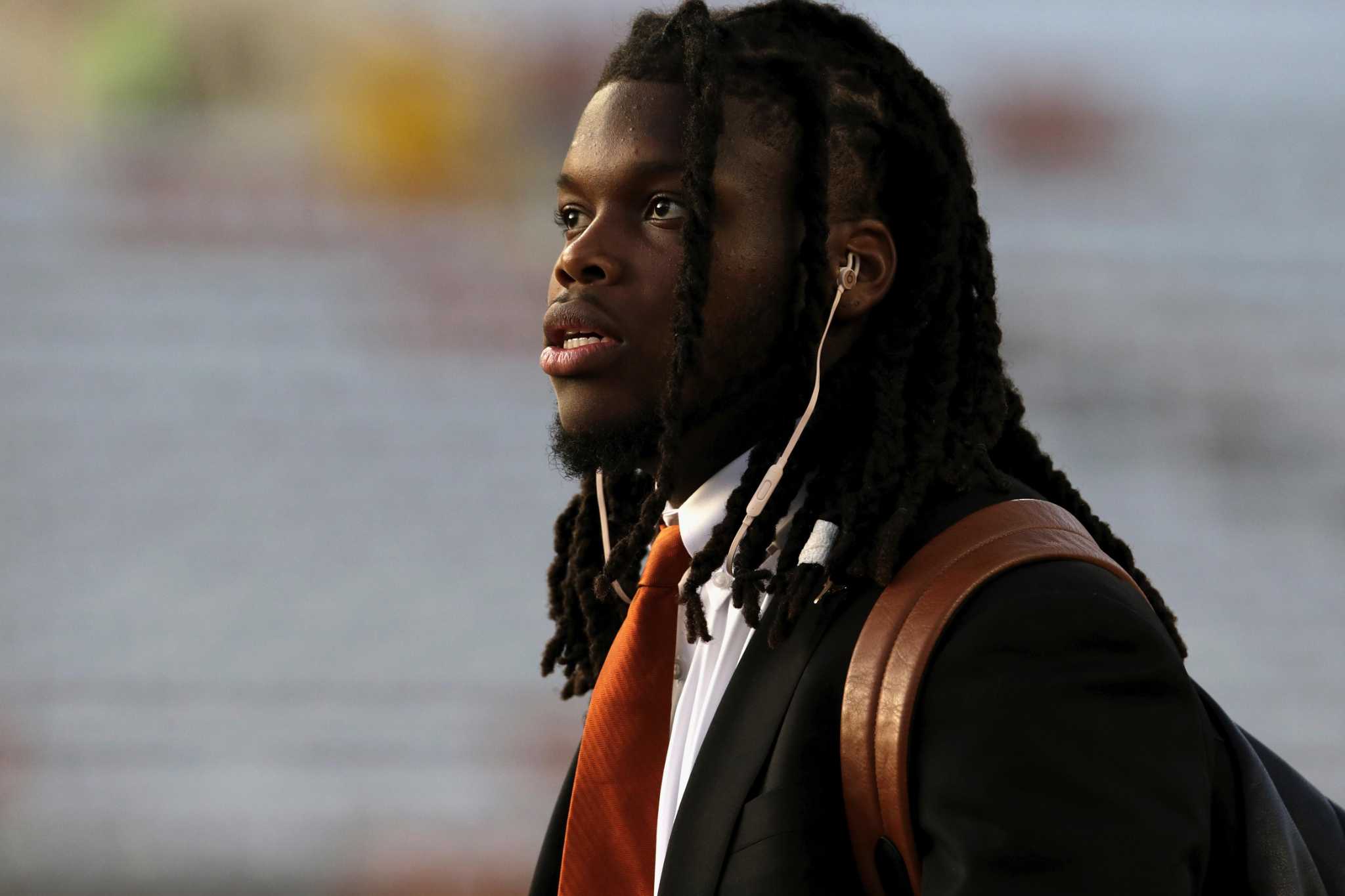 Texas star LB Malik Jefferson declares for NFL draft