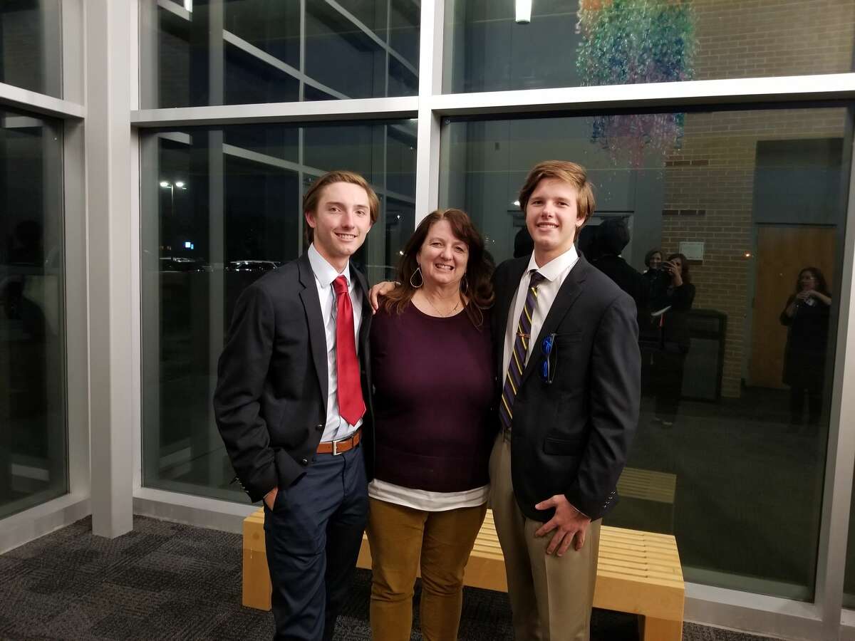 Lee, MHS students earn scholar recognition