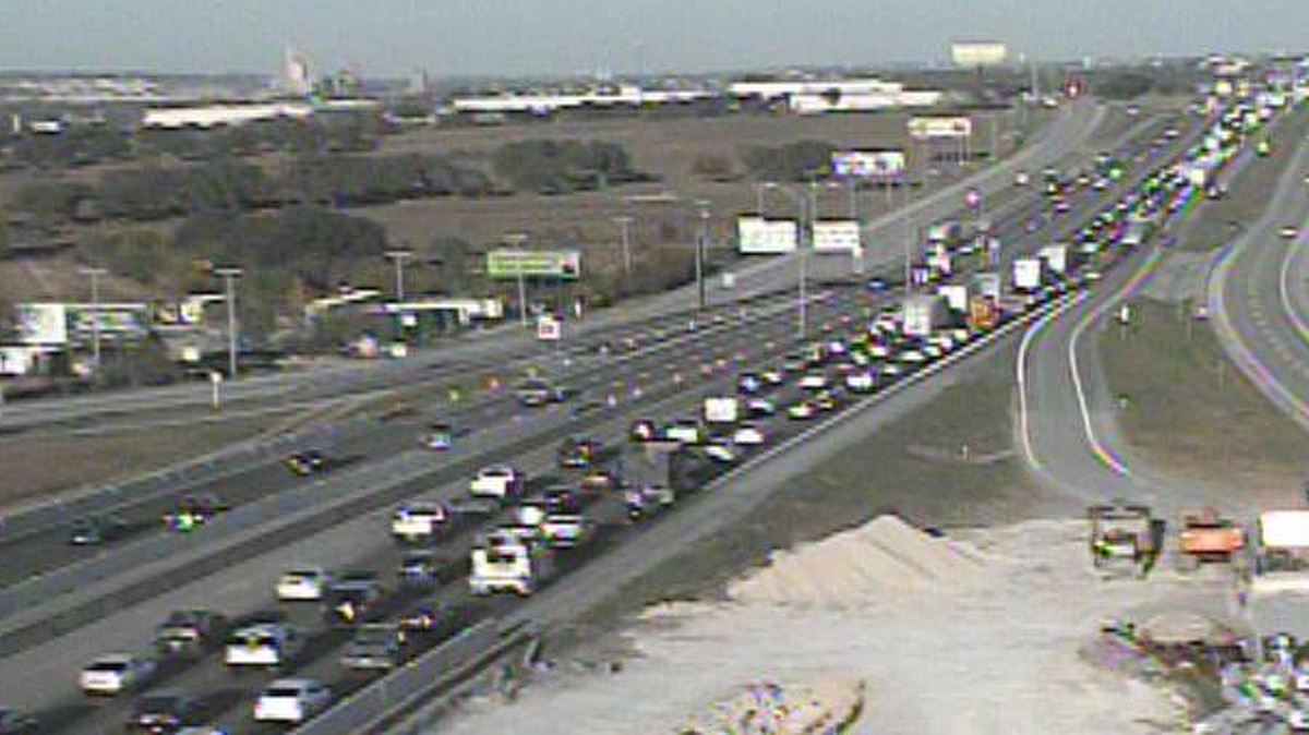 Major Wreck Shuts Down Northbound Lanes Of I 35 In New Braunfels Ahead