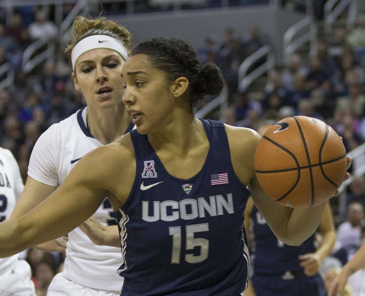 6 UConn players named to watch list for Naismith Trophy