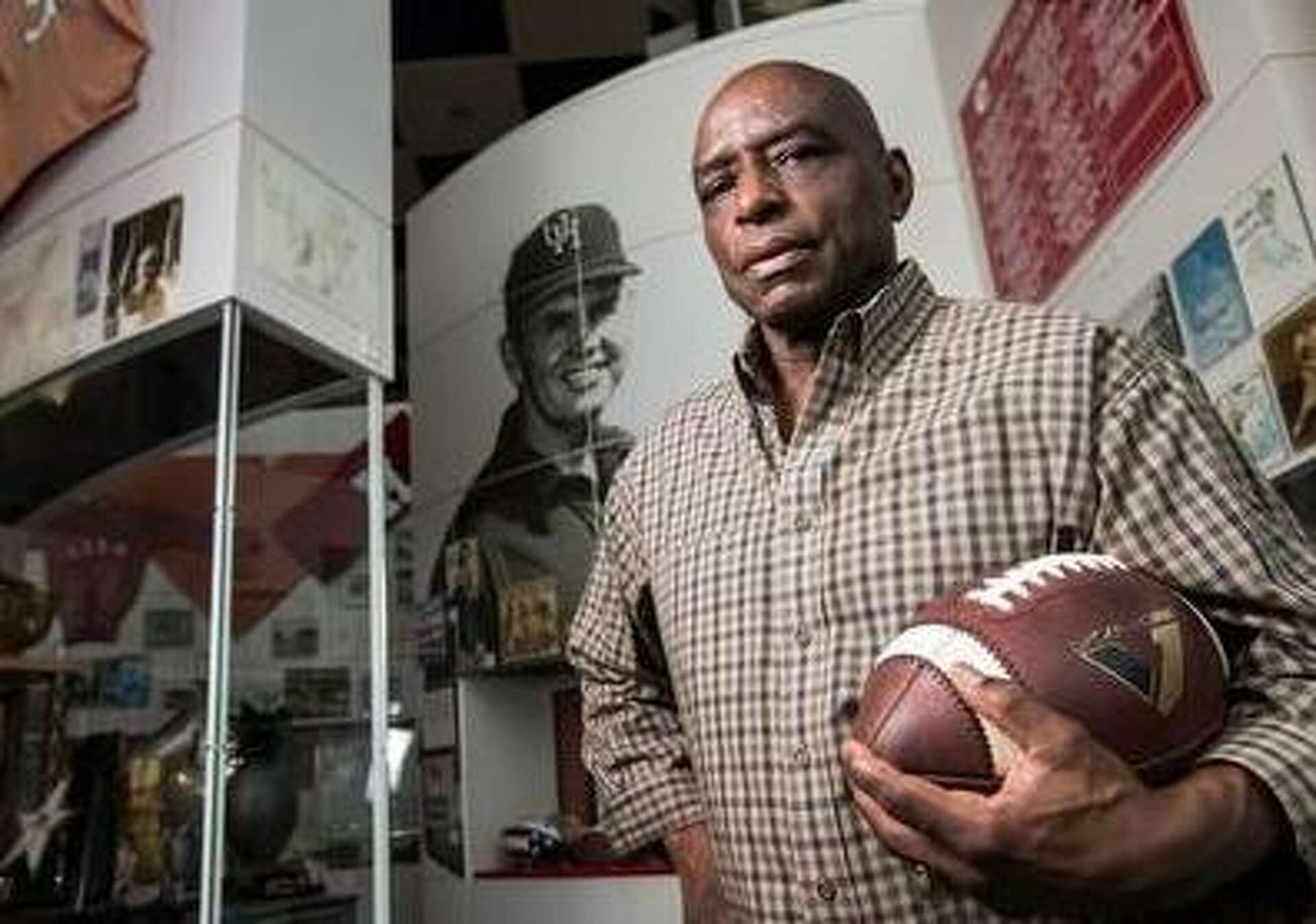 Former Brackenridge star Warren McVea left lasting legacy