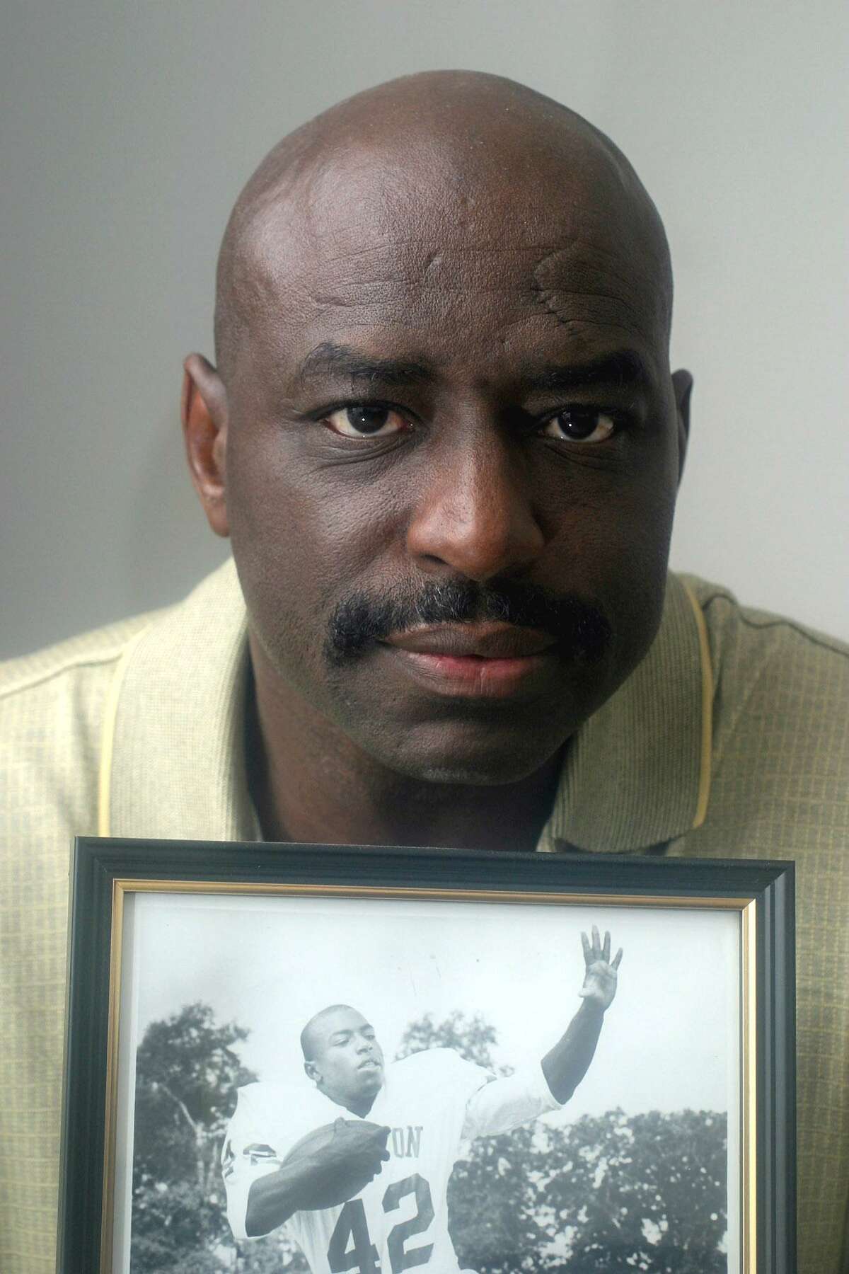 Former Brackenridge star Warren McVea left lasting legacy