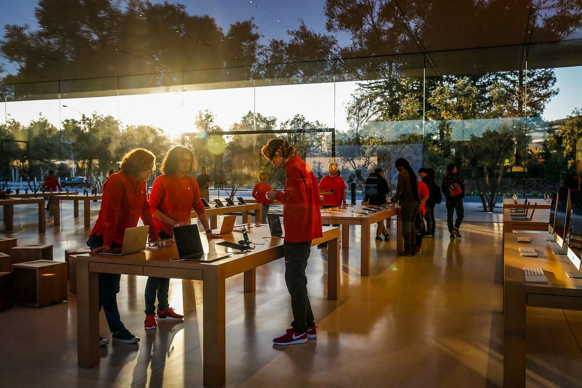 Apple’s polished visitor center has a strange detachment