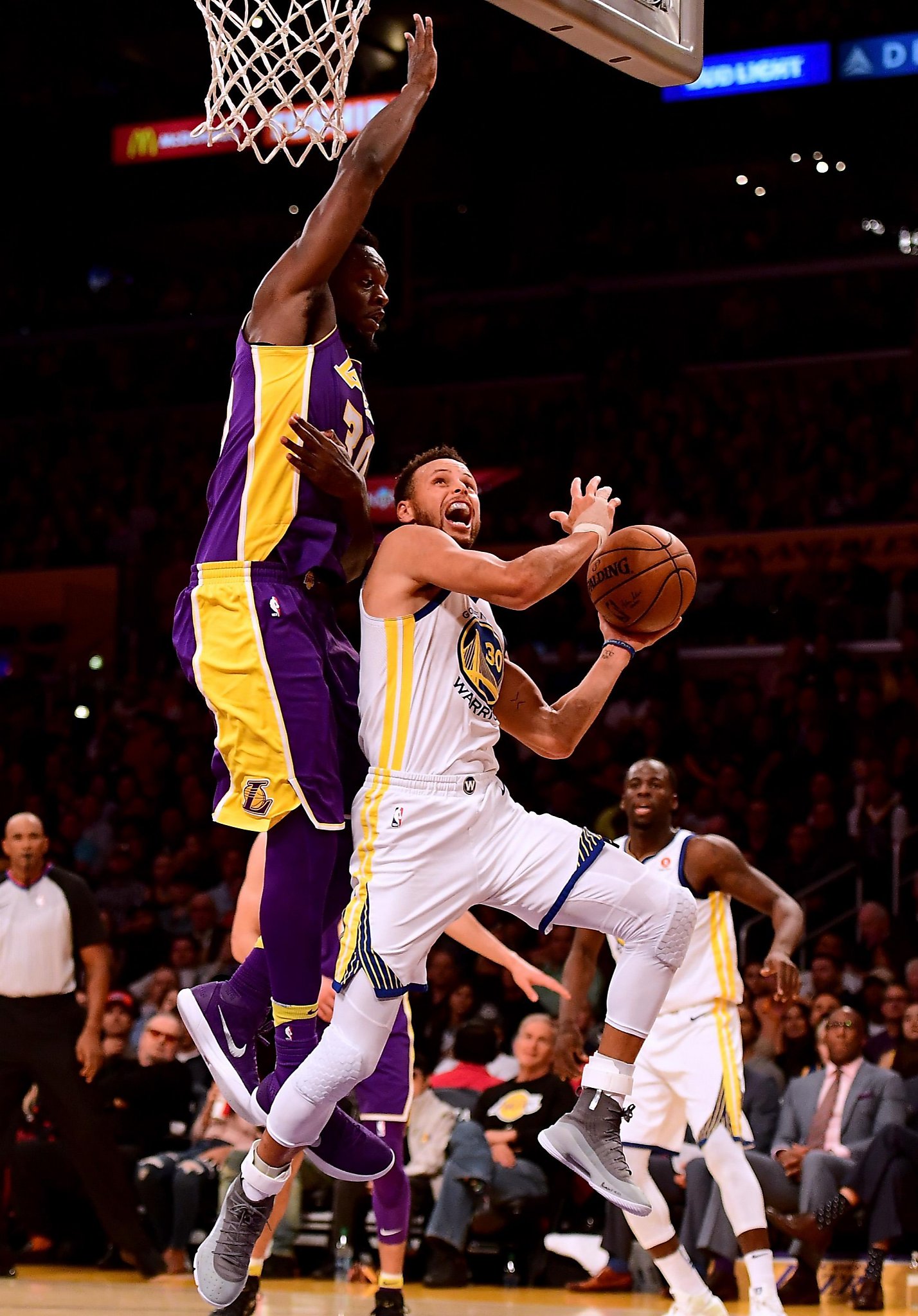 Stephen Curry comes up big in OT to lead Warriors to win over Lakers