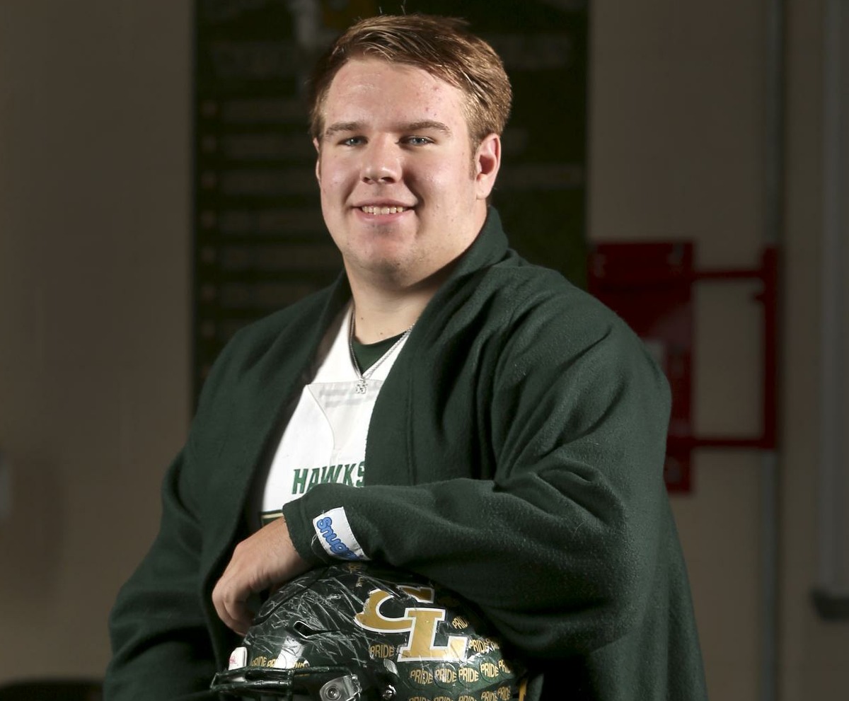 Foster’s heroics lift Hawks to new heights