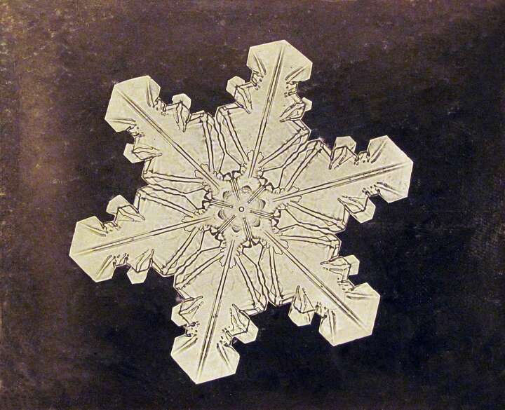 How a pioneer snowflake photographer captured photos before modern ...
