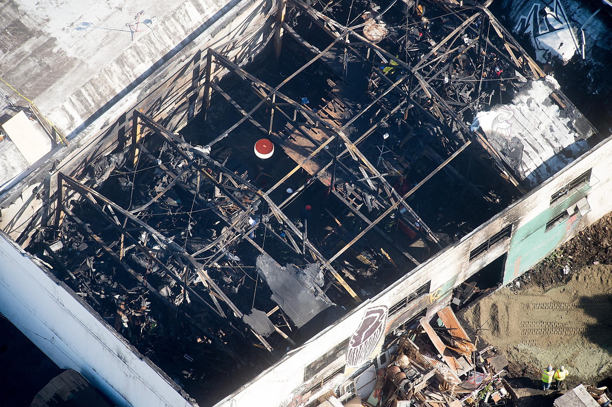 Derick Almena, defendant in deadly Ghost Ship fire, expected to accept ...