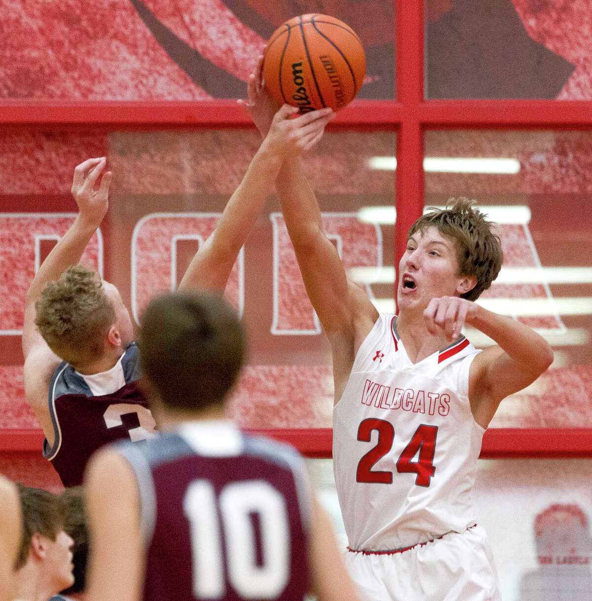 BOYS HOOPS: Splendora gets unique experience of playing for student ...