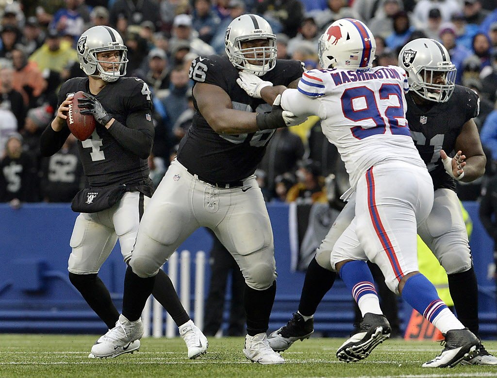Raiders guard Gabe Jackson fined for role in Broncos melee
