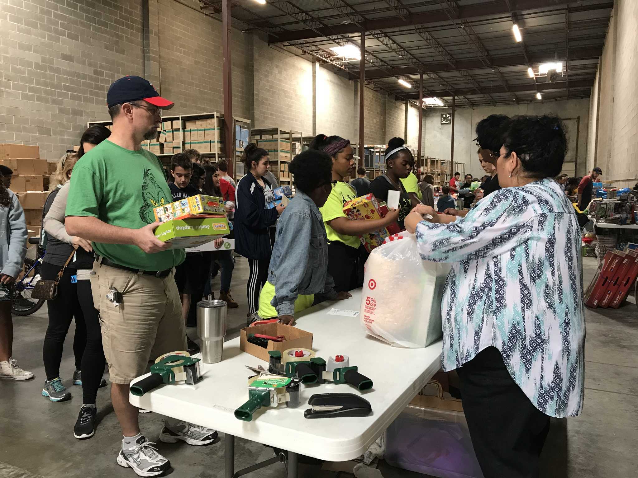 CPS, volunteers hope to fulfill children's holiday wishes