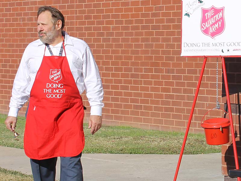 The guy in the red apron: How a Salvation Army bell ringer brings heart ...