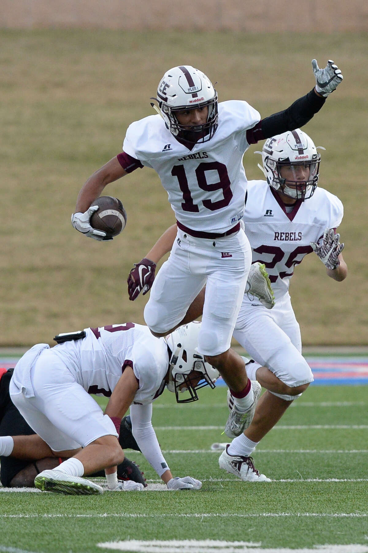HS FOOTBALL: Euless Trinity comes back to beat Lee in hard-fought game