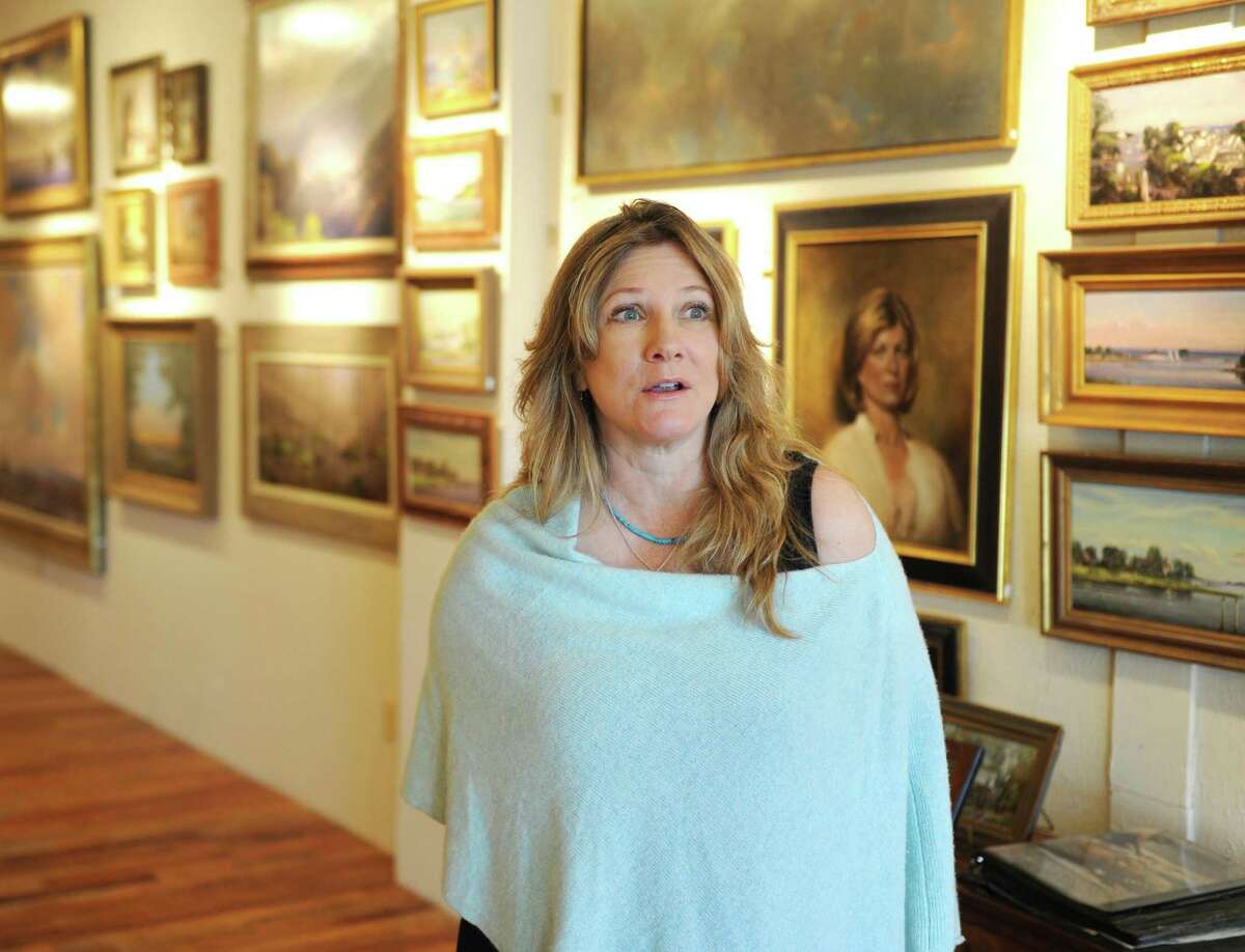 Local artist opens Greenwich Avenue gallery