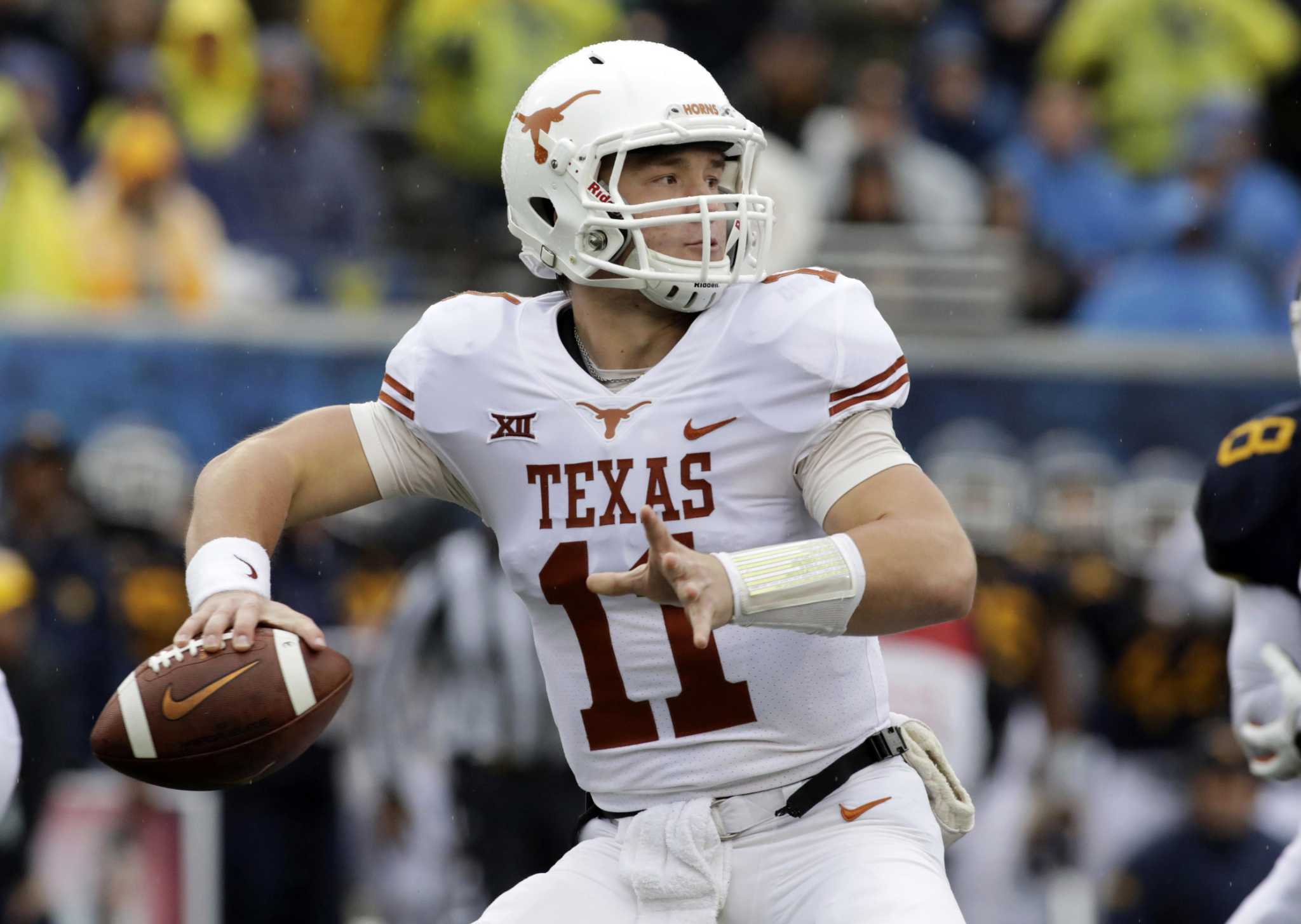 Texas QB Shane Buechele to undergo surgery