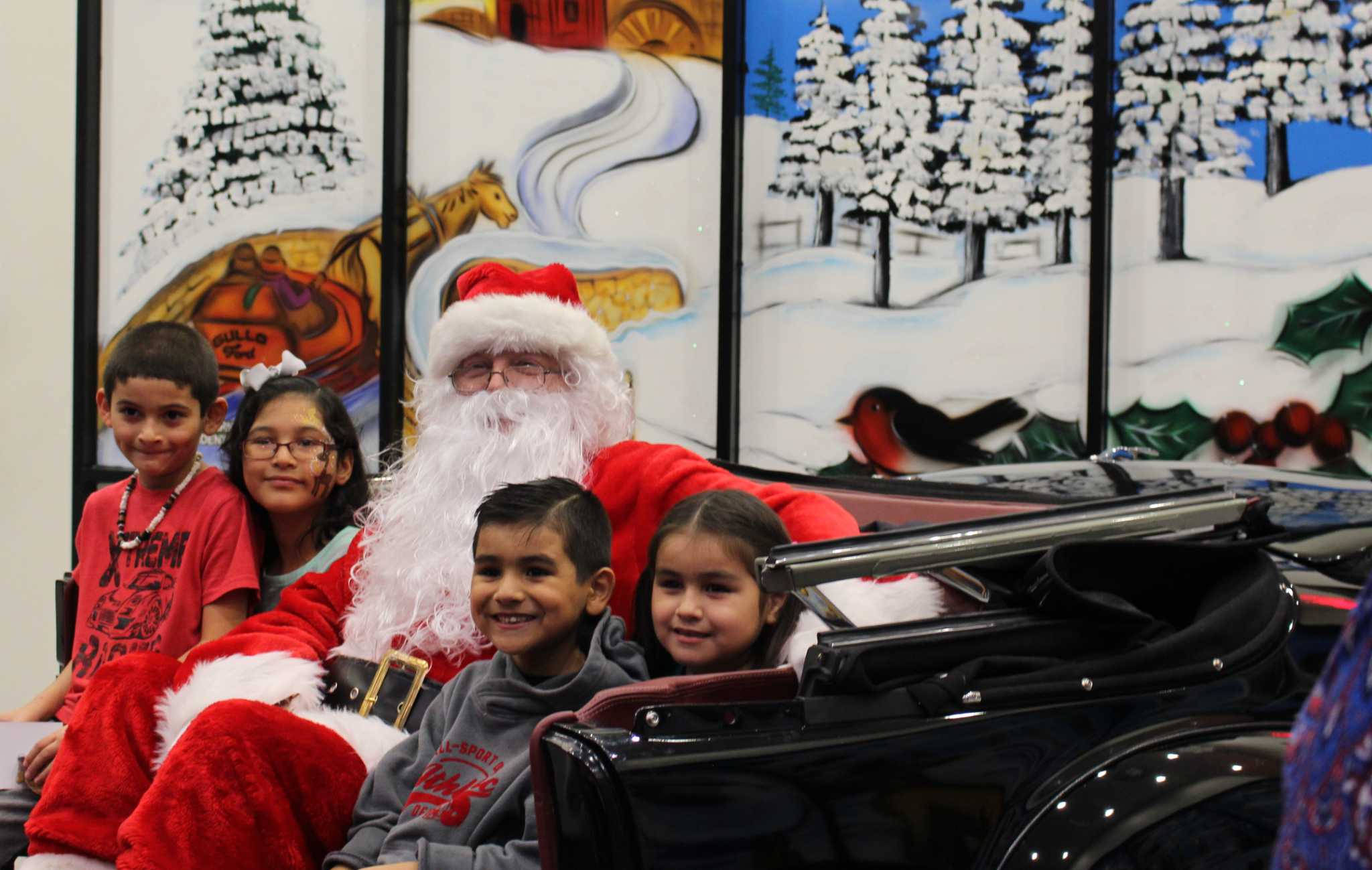 Gullo family spreads Christmas cheer to help needy families