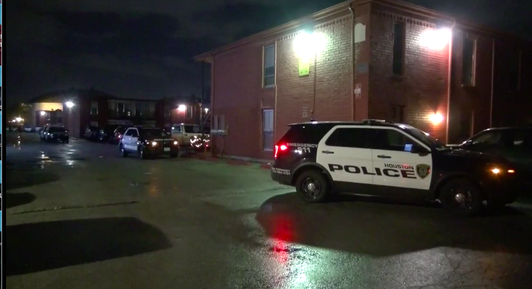 Man shot in northwest Houston armed robbery