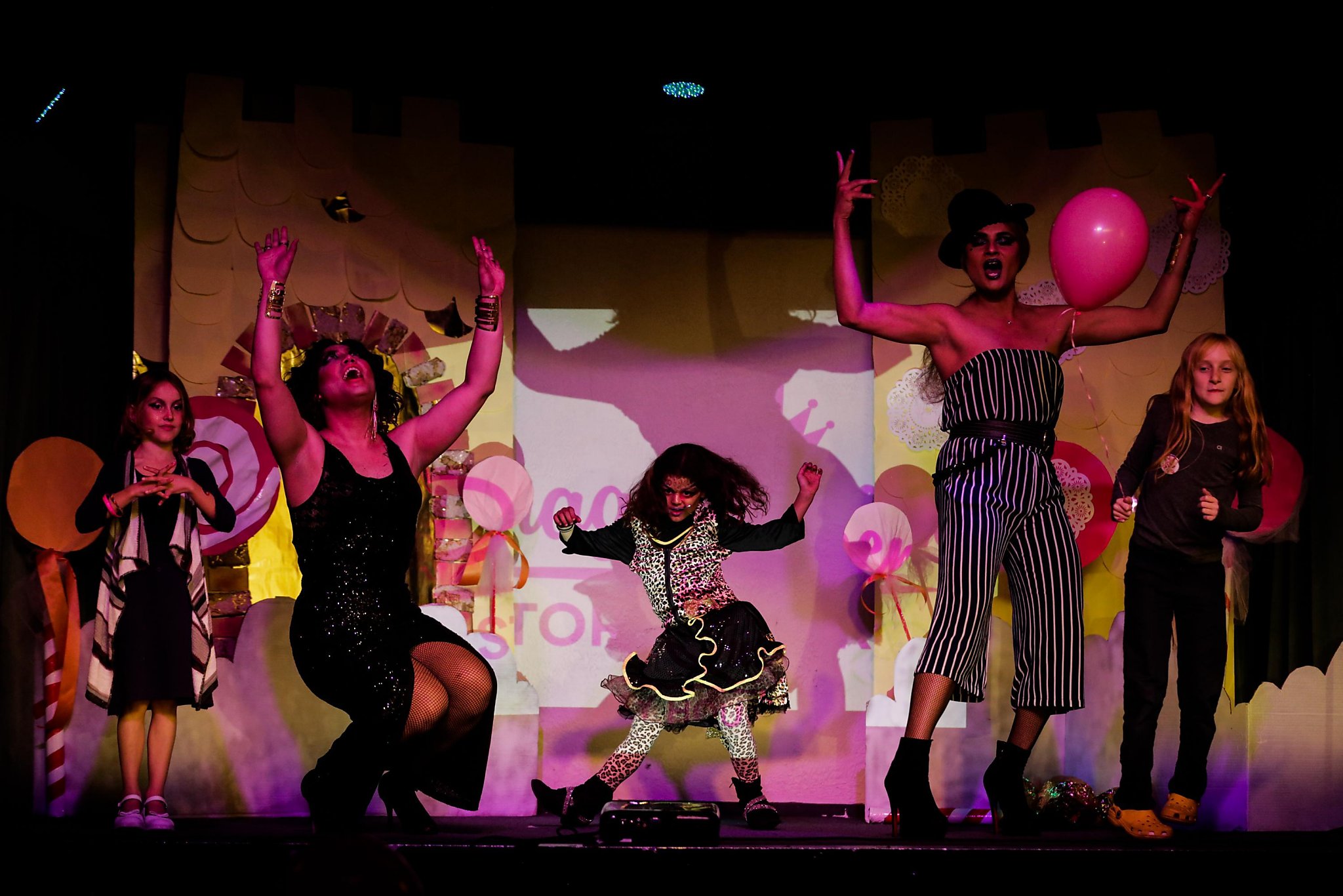 Drag ball for kids creates space for self-exploration