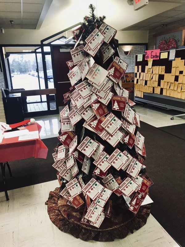 Sharing Tree grants holiday wishes for local families