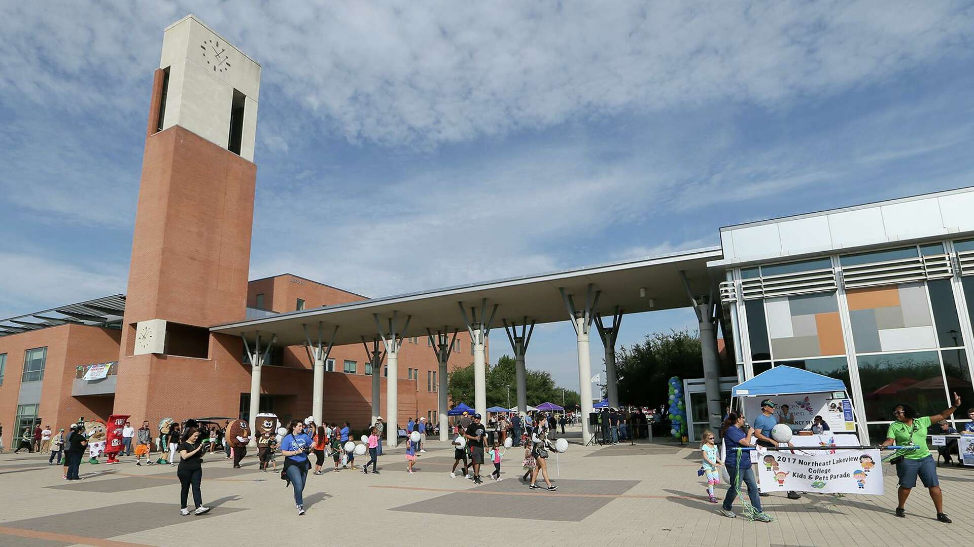 Jeff Bezos opens new free preschool in Texas