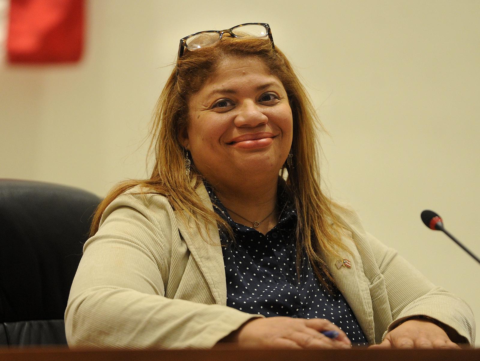 Nieves easily voted onto Bridgeport City Council president’s seat