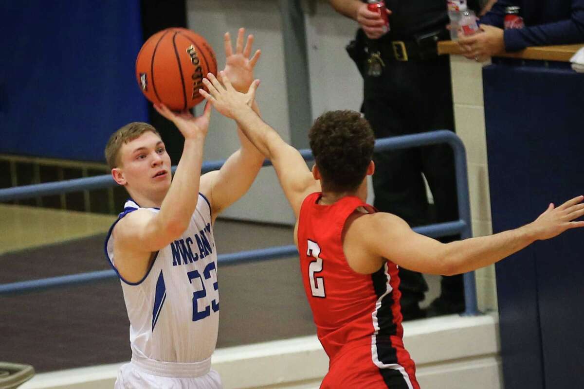 BOYS HOOPS: New Caney beats Caney Creek to open 21-5A play