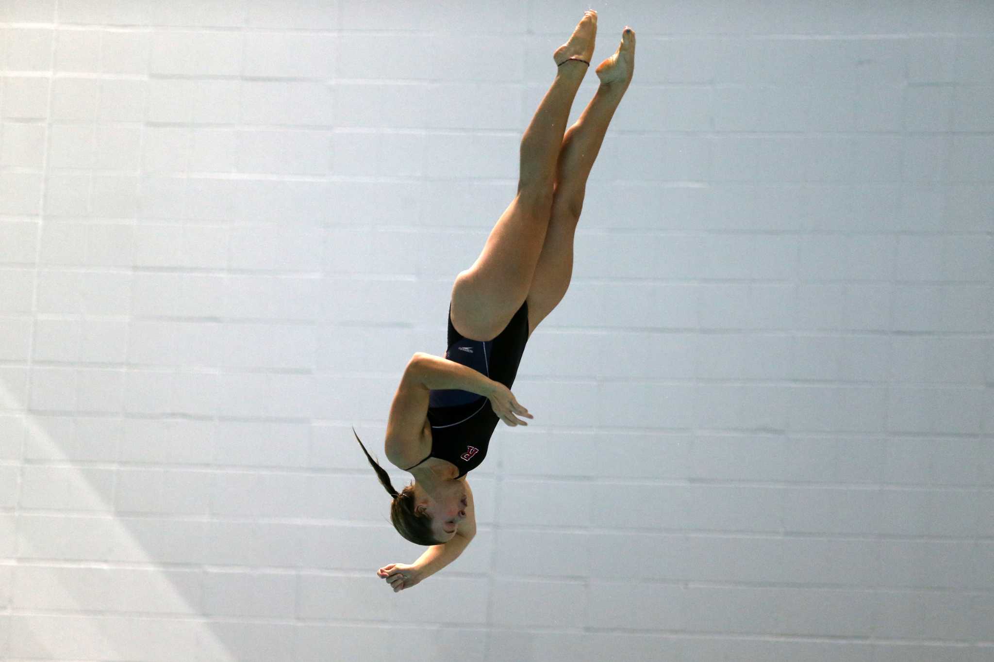 Walkowiak rules Rutgers pool