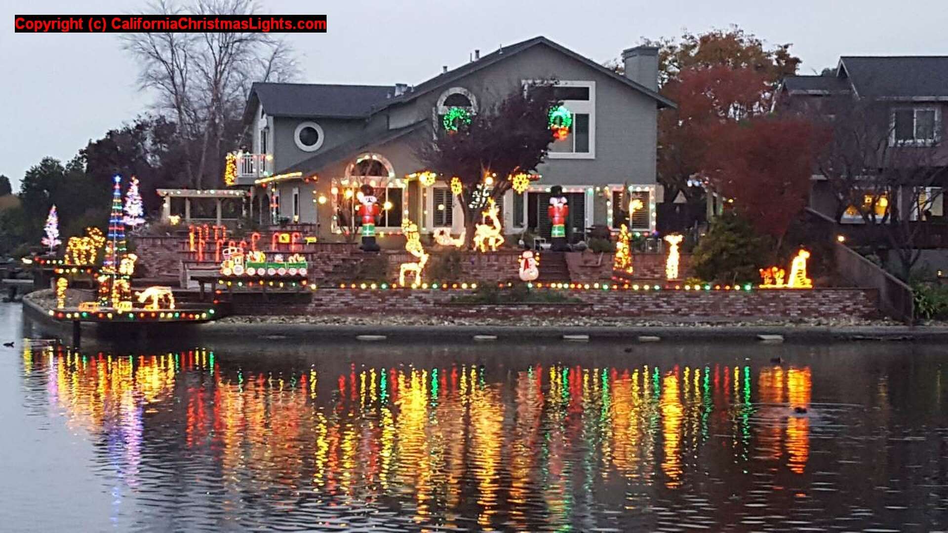 Where to see the best holiday lights in the Bay Area