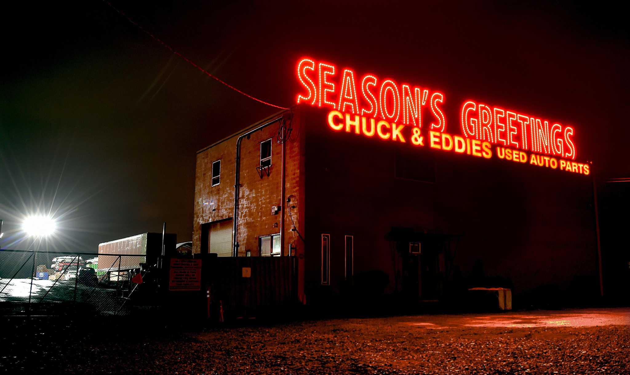 Chuck & Eddie’s helps spread holiday cheer in New Haven