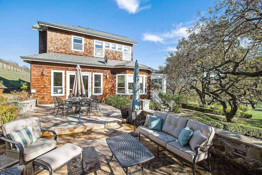 Luxury home stands on a ‘private park’ in Novato - SFGate