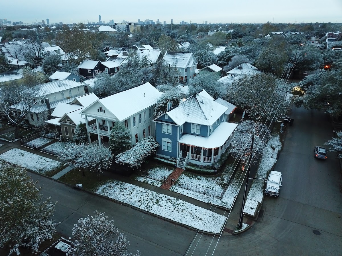 Breathtaking drone videos capture the beauty of snow in Houston