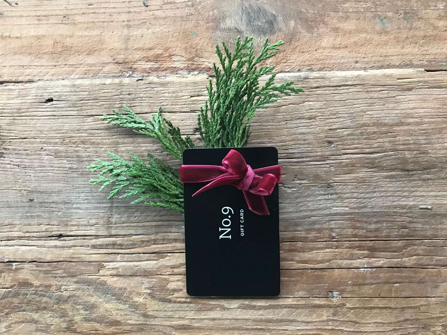 10 easy ways to dress up a gift card for the holidays