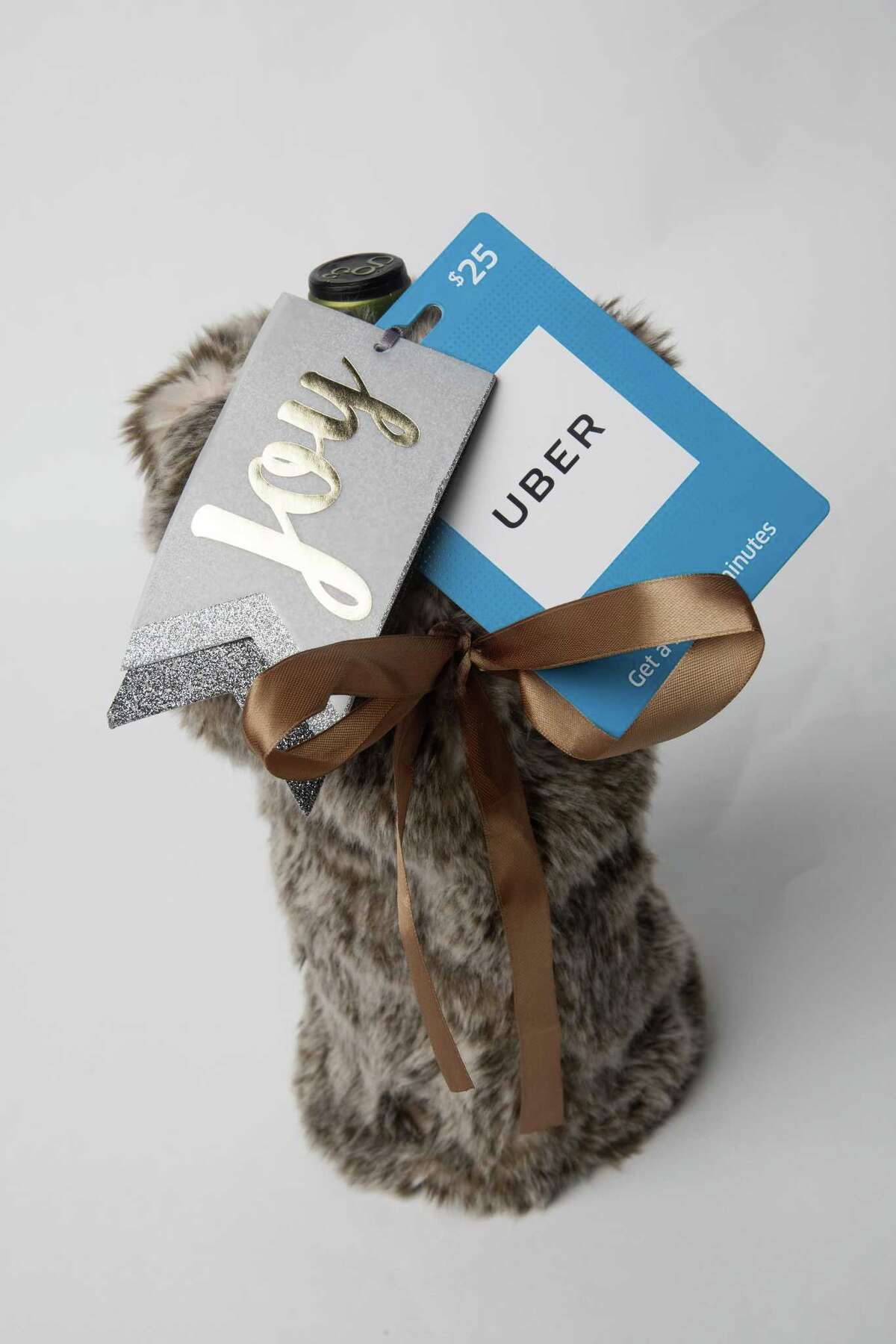 10 easy ways to dress up a gift card for the holidays