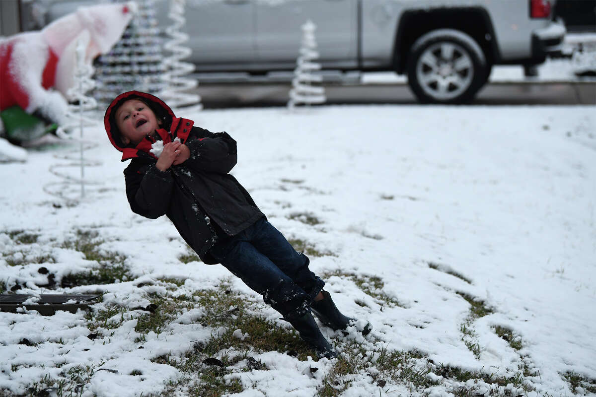 NWS: Snowfall makes records, hard freeze warning issued for tonight
