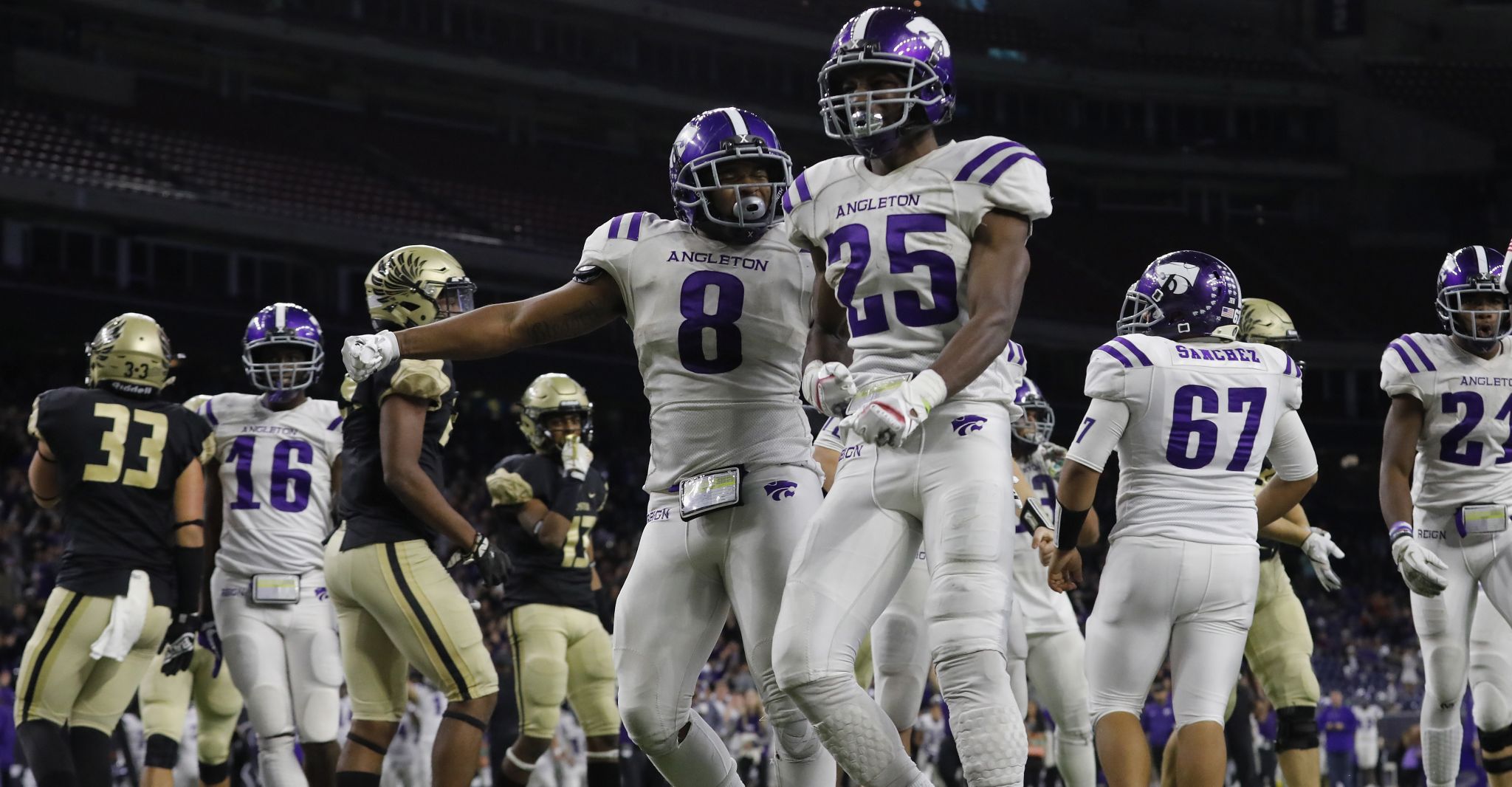 Angleton knocks off Foster, advances to semifinal round