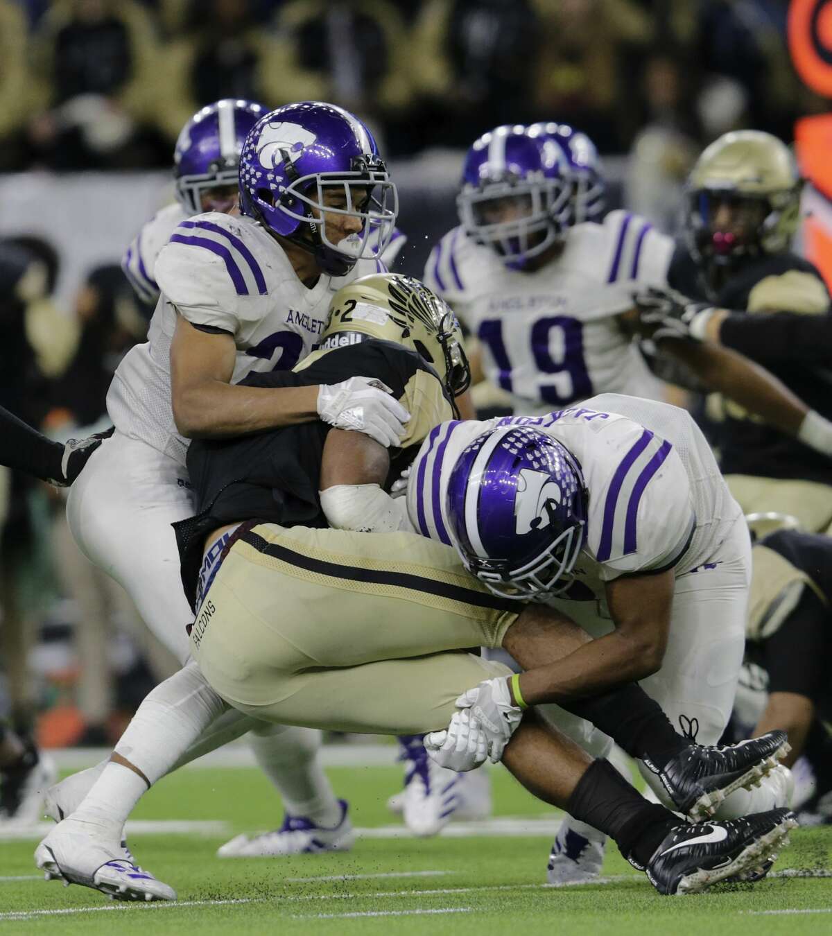 Angleton knocks off Foster, advances to semifinal round