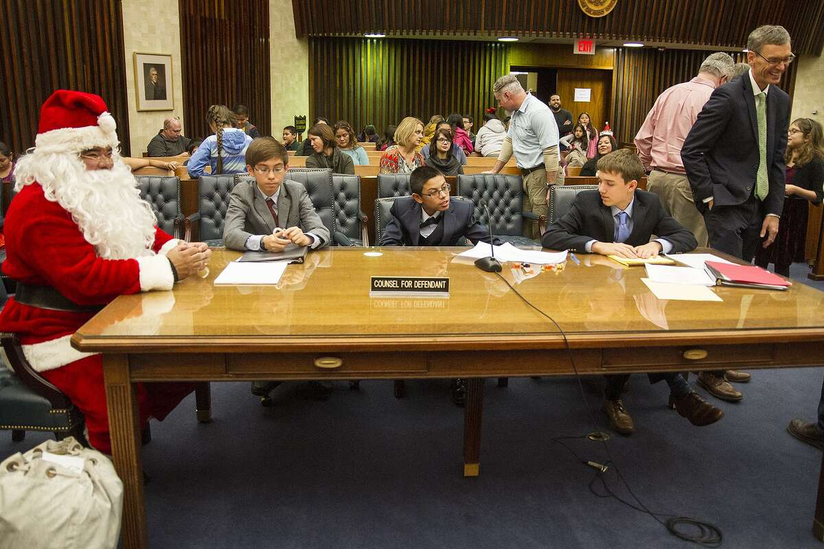 4th-grade jury acquits Santa Claus in federal court