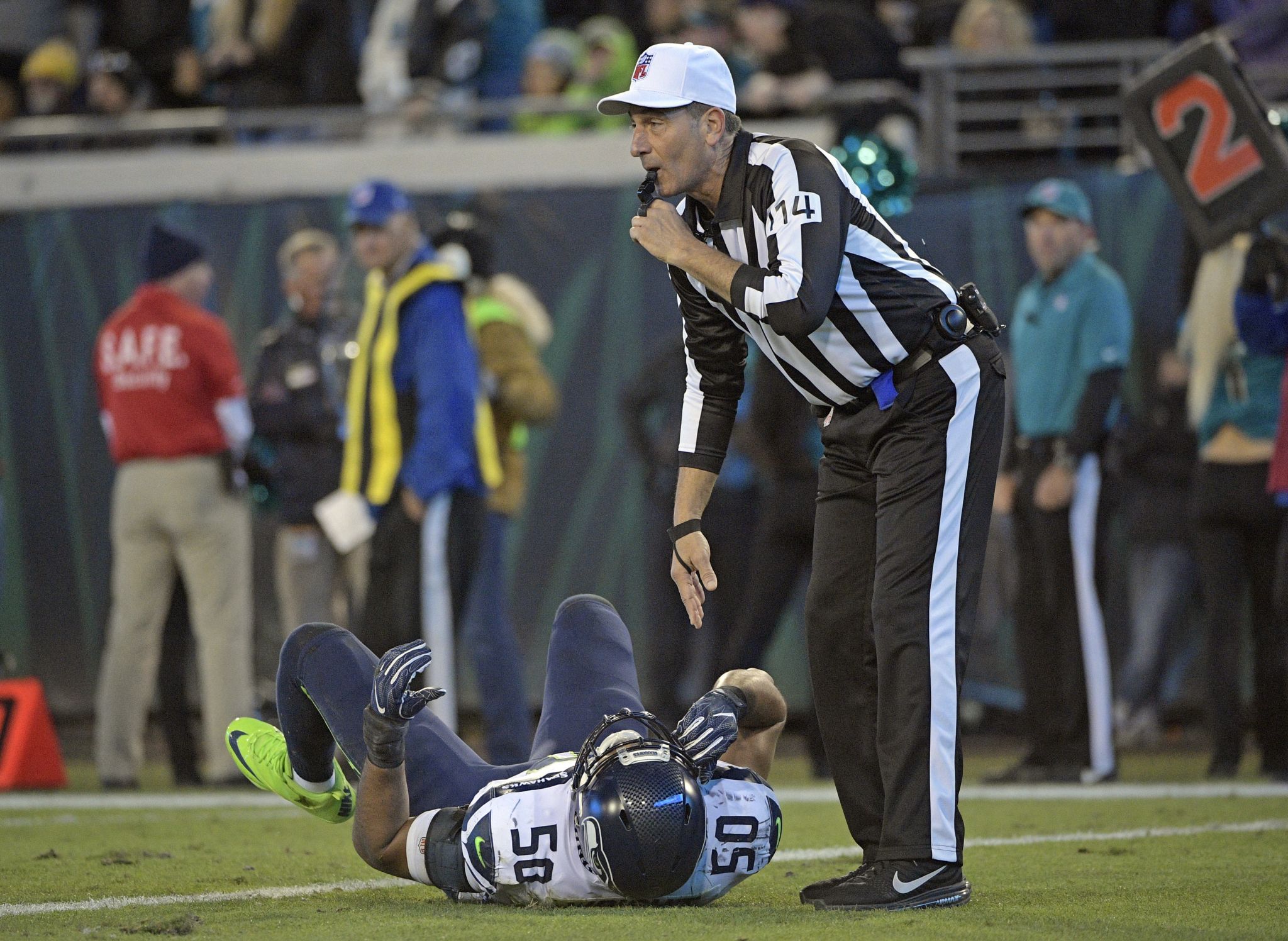 Seahawks' KJ Wright returns to practice, Wagner absent