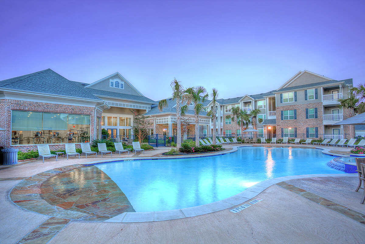 Valcap Group buys Katy apartment complex