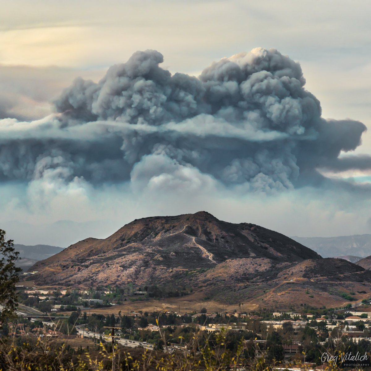 Massive, mushroom-shaped 'fire cloud' generates its own weather over ...