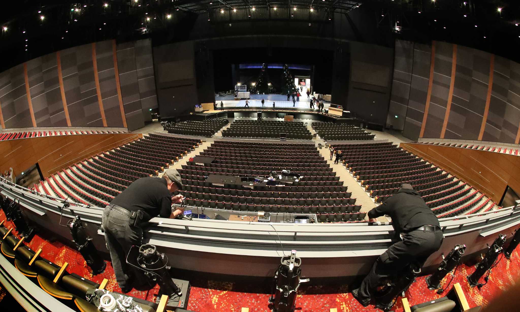 The Wortham Theater Center reopens with sold-out crowd a year after Harvey