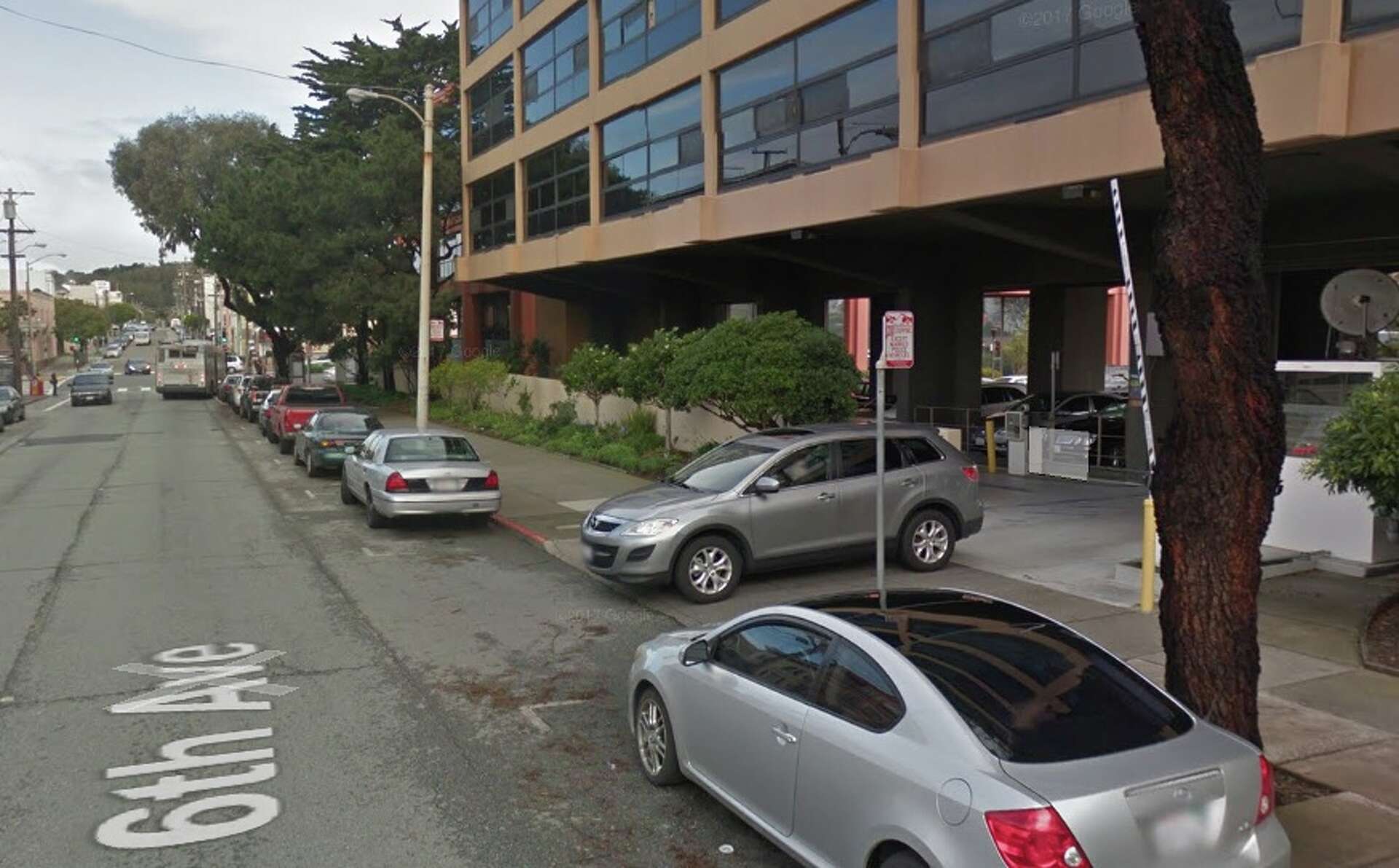 How to prevent car break-ins in SF? Signs suggest 'angry bees'