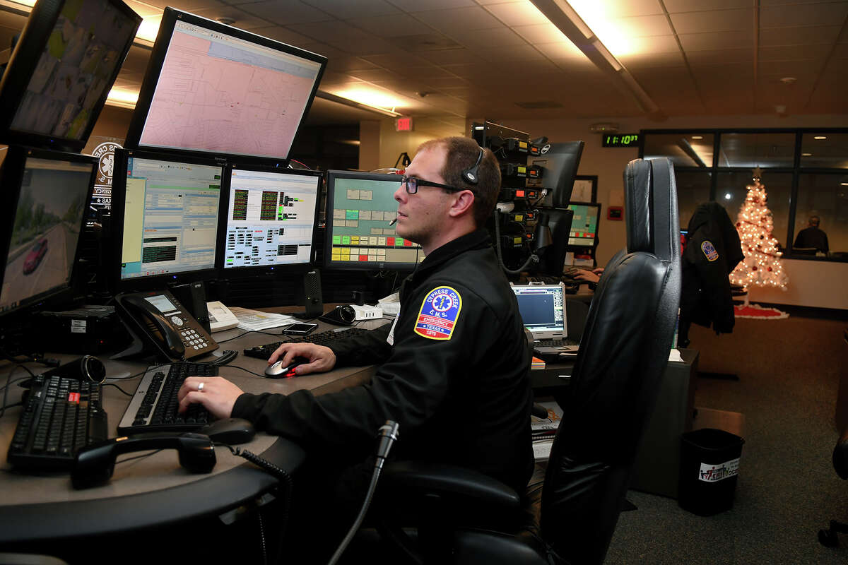 911 call center lauded for efforts during Harvey