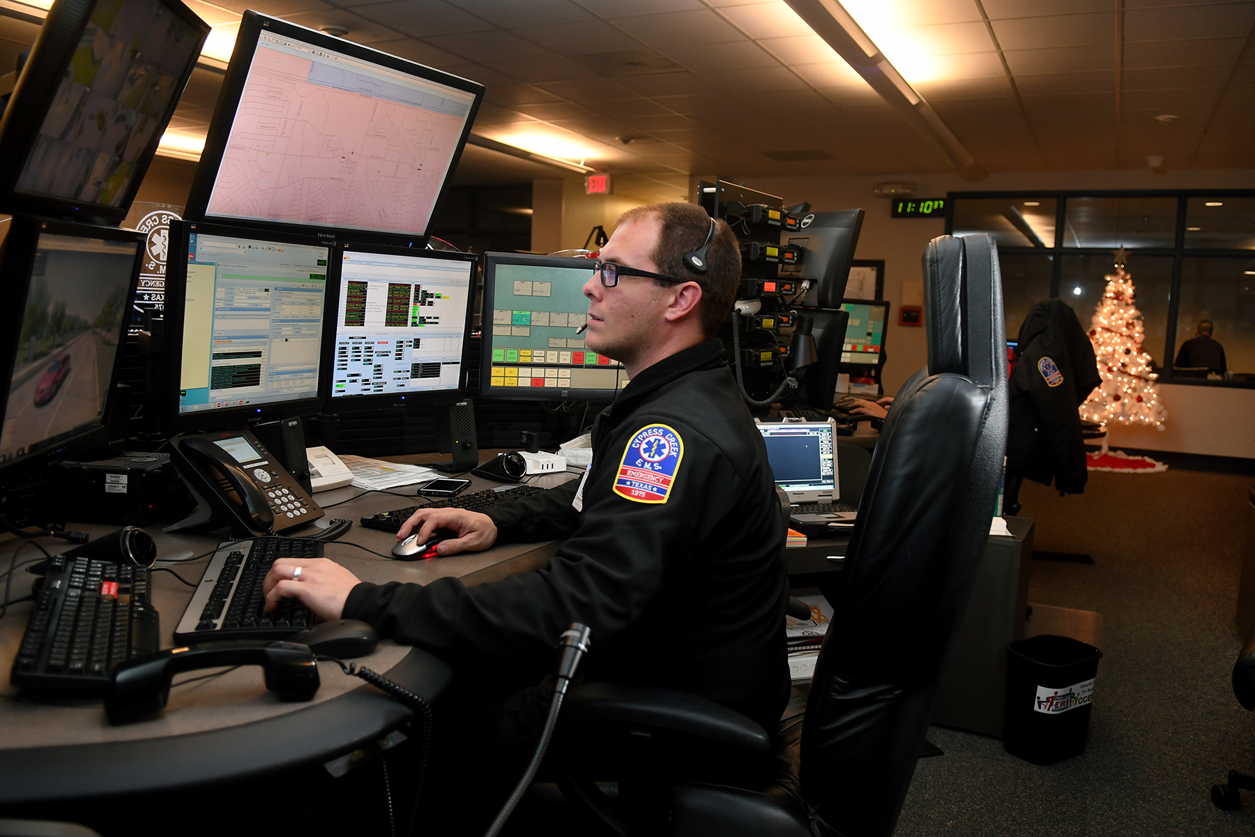 911 call center lauded for efforts during Harvey