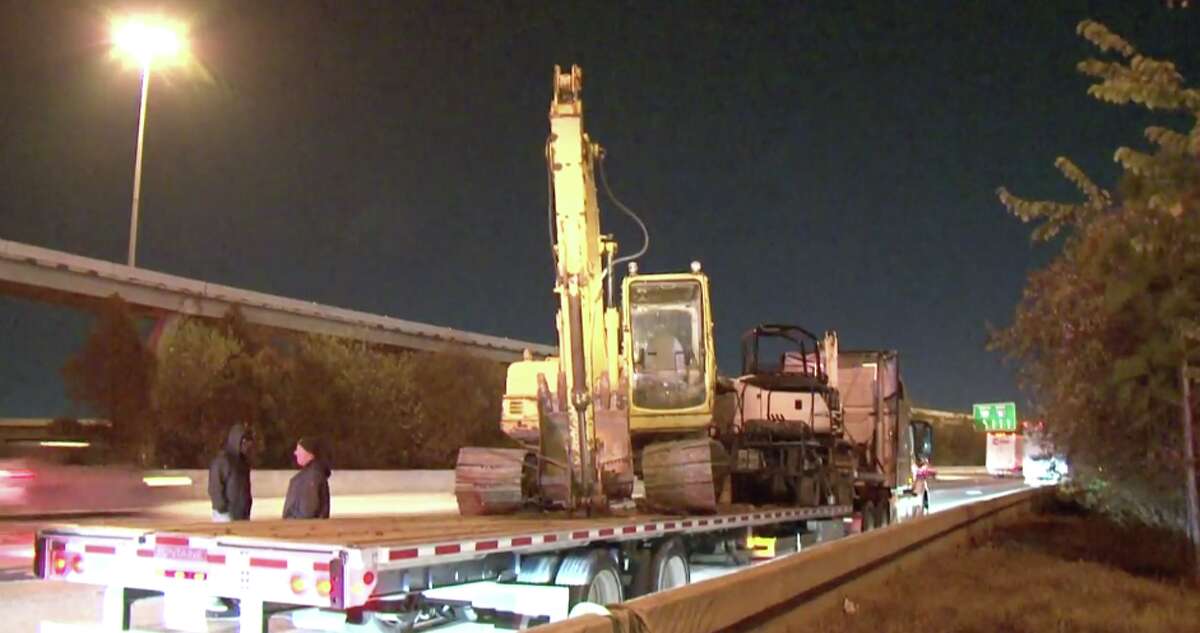 Interstate 10 lanes shut down after five tractor-trailers hit bridge