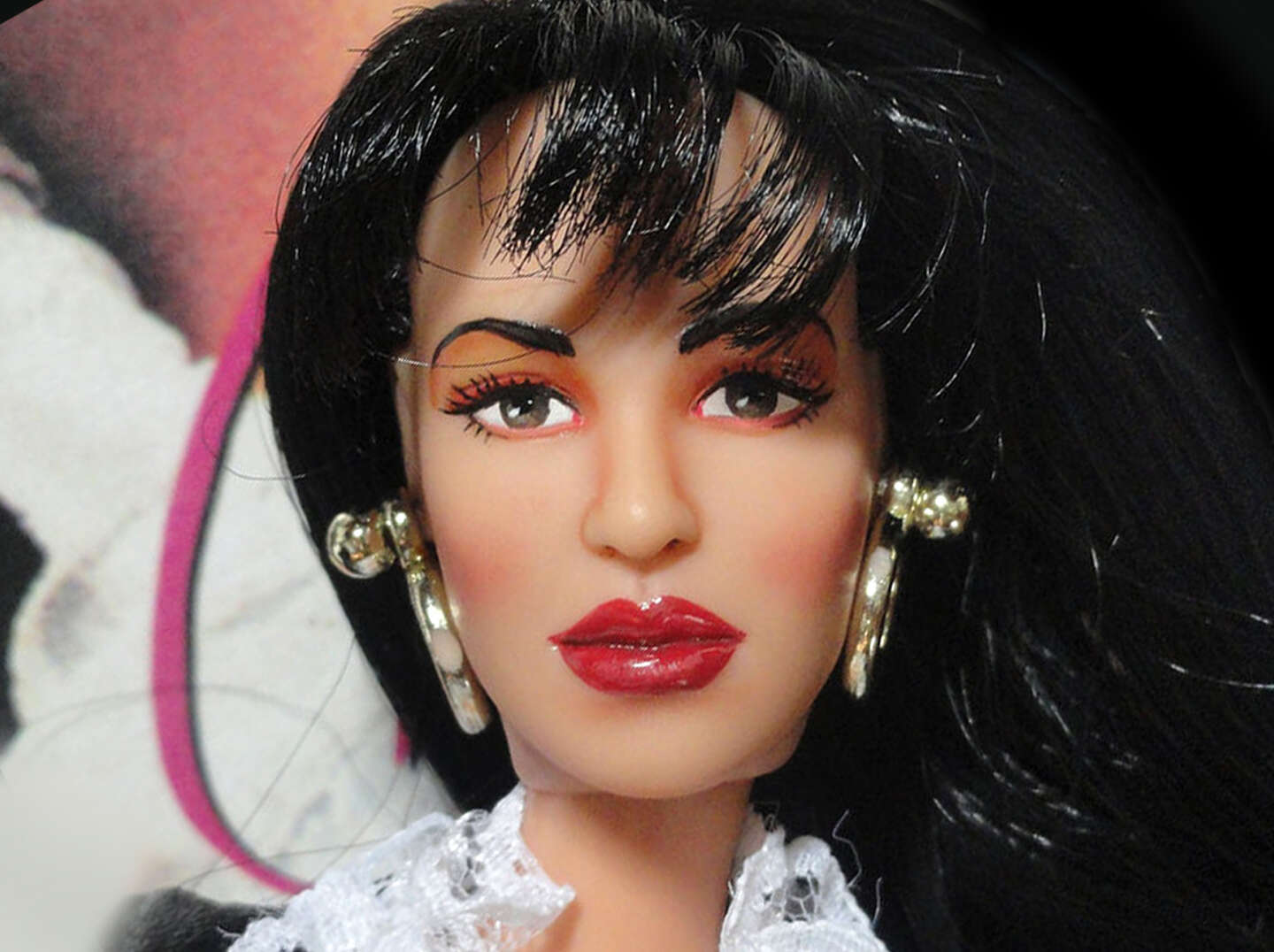 Man beautifully reworks Selena doll to actually look like the Queen of ...
