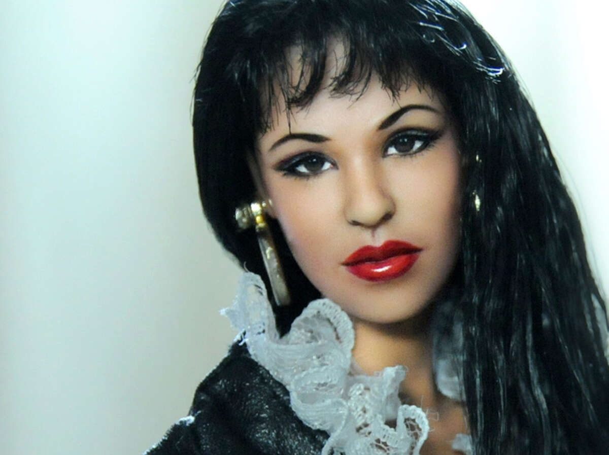Man beautifully reworks Selena doll to actually look like the Queen of ...