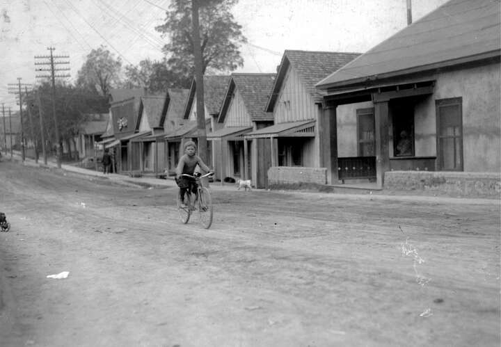 Historic photos of Austin show it was cool to live there before it was ...