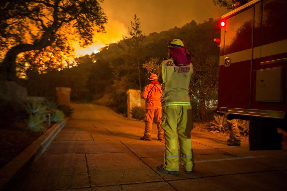 Thomas Fire reaches 30 percent containment, but winds stoke new worries ...